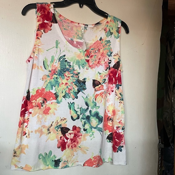 Tops | Floral Cream Colored Tank | Poshmark